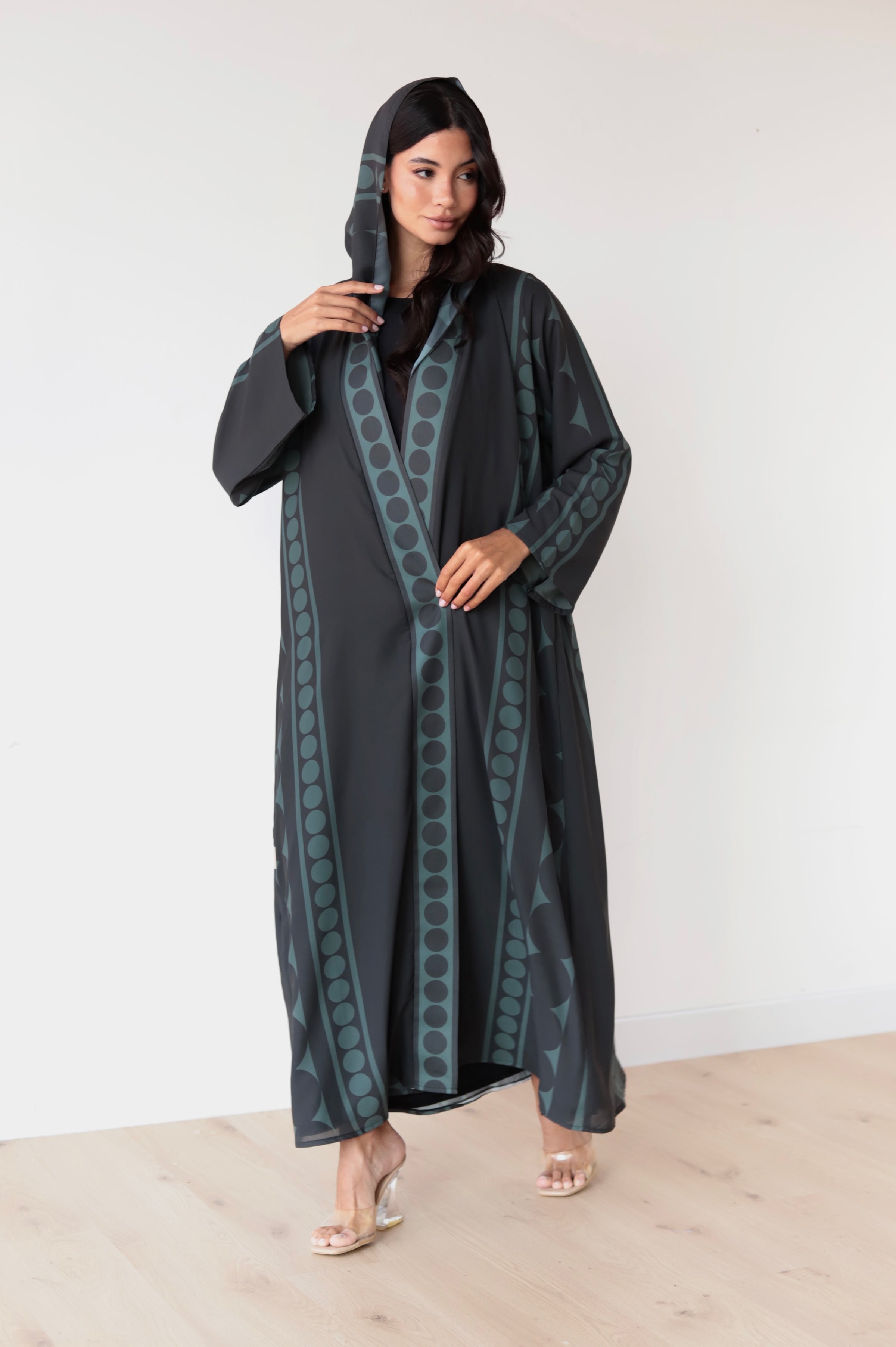 Buy Abayas Online For Women in Qatar - Basic Abaya